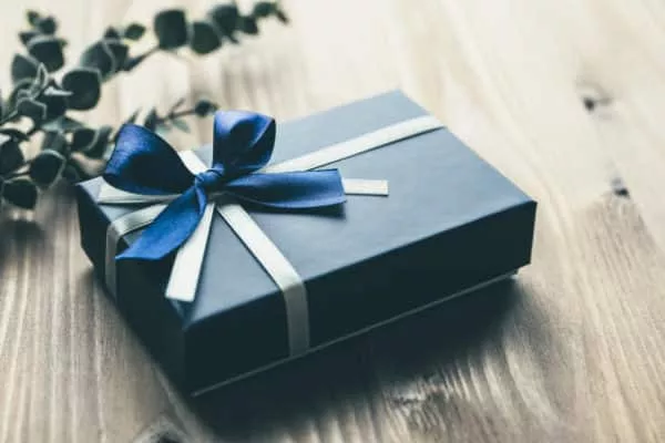 WHAT TO PUT IN A GIFT BOX | Hampers With Bite